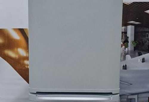 Аристон 2-х камерный холодильник