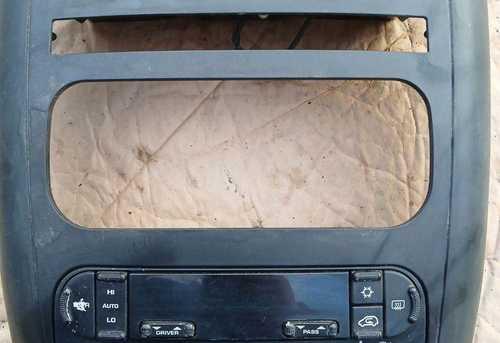 Рамка под магнитолу Chrysler Grand Voyager Iv