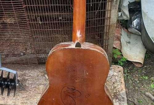 Советская Акустическая гитара бу, отдаю на ремонт