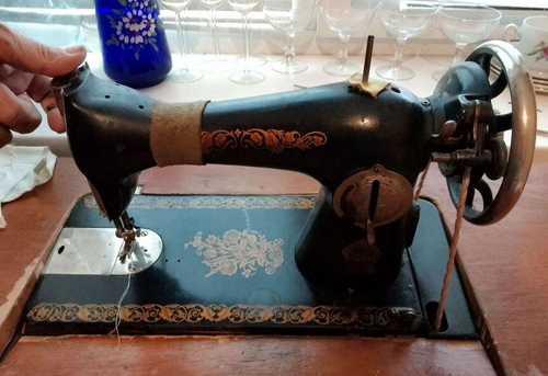 Швейная машинка со станиной Подольск ножная