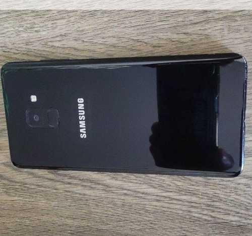 Samsung Galaxy A8+, 4/32 ГБ