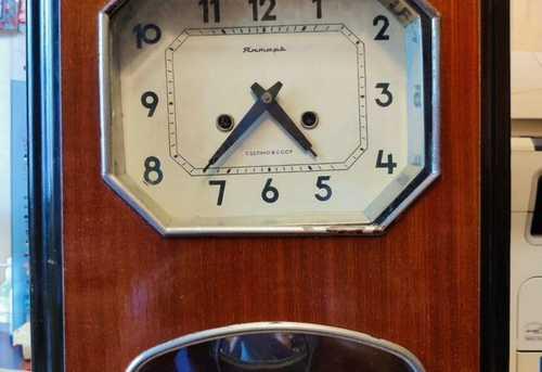 Часы настенные маятниковые с боем Янтарь