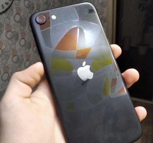 iPhone SE, 64 ГБ