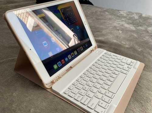 Чехол с беспроводной клавиатурой для iPad 7,8,9