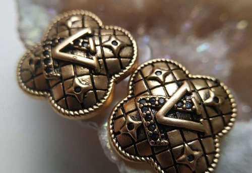 Серьги Louis Vuitton LV Луи Виттон четырёхлистник