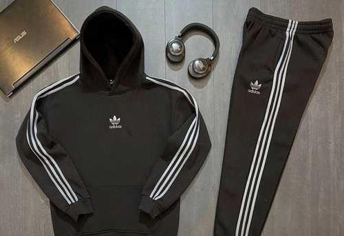 Спортивный костюм adidas