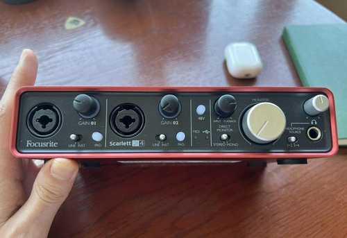 Звуковая карта Focusrite 2i4 gen 1