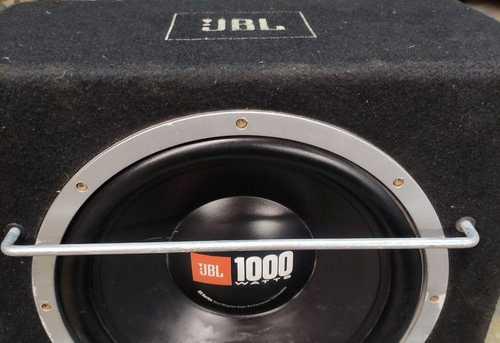 Автомобильный сабвуфер JBL