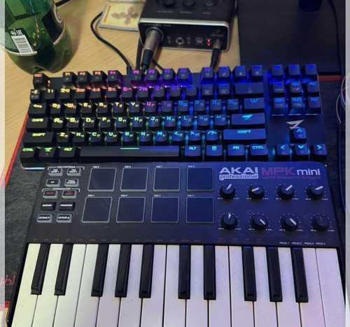 Midi клавиатура akai mpk mini