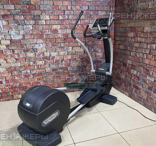 Эллиптический тренажер Technogym Synchro (Black)