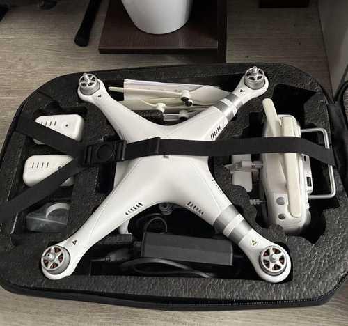 Квадрокоптер dji phantom 3 pro
