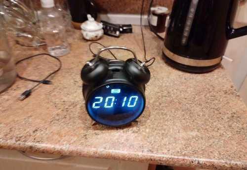 Часы радиобудильник MAX CR-2918