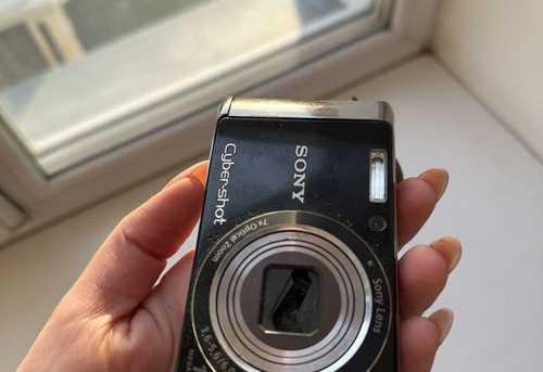 Старый компактный фотоаппарат Sony