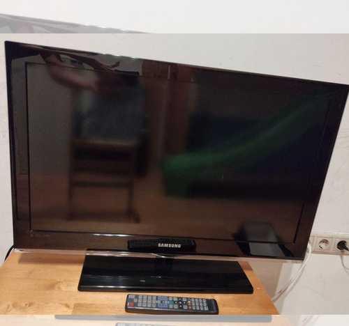 Телевизор 32" full HD Samsung le32c530f1wxru