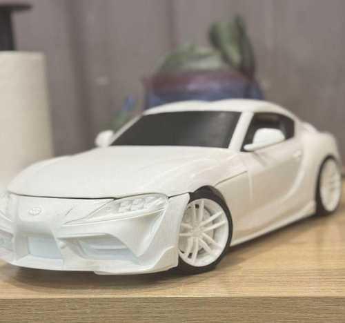 Масштабная модель автомобиля Toyota supra 1:10