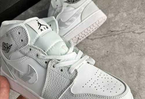 Кроссовки женские Nike Air Jordan 1 Retro Новые