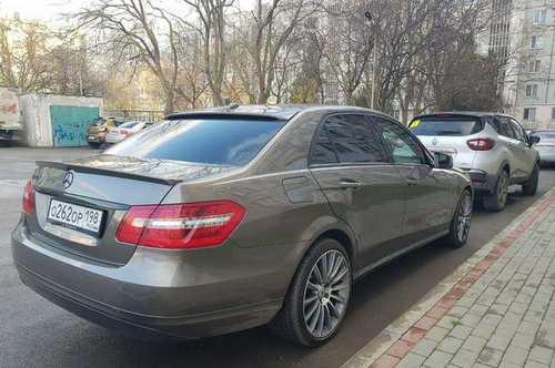 Козырек заднего стекла на Mercedes W212 (Черн гл)