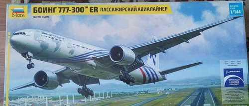 Сборная модель самолёта Boeing 777