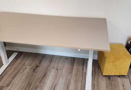 Компьютерный стол IKEA skarsta