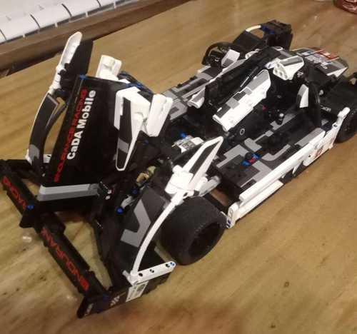 Lego Technic гоночный автомобиль