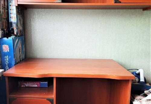 Письменный ученический стол,со шкафом "Пилигримм"