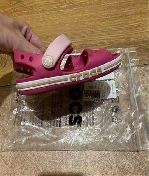 Босоножки детские crocs