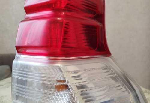 Фонарь задний правый Toyota land cruiser prado 150