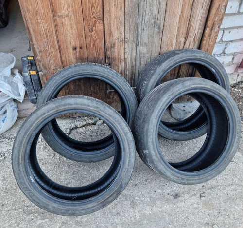 Delinte DS2 235/40 R18