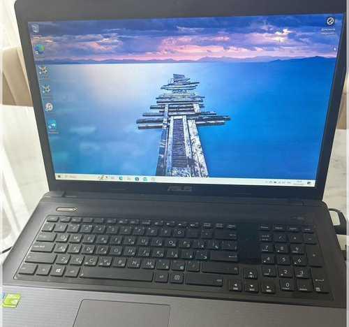 Ноутбук Asus k95v, экран 18,4''