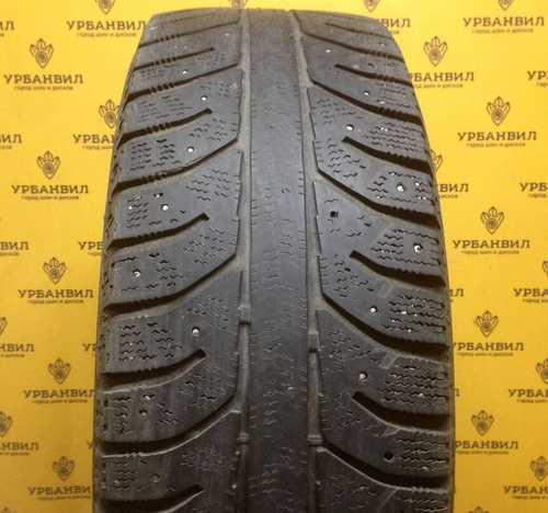 Bridgestone Ice Cruiser 7000 215/65 R16