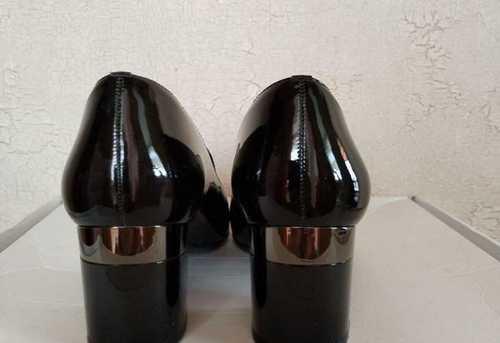 Туфли женские 40 размер новые carlo pazolini