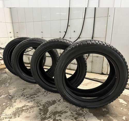 Dunlop SP Winter Ice 01 215/50 R17 95T