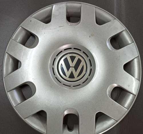 Колпак колеса R15 Volkswagen 6Q0601147N