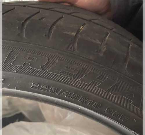 Firestone Firehawk Wide Oval 225/45 R18
