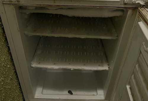 Холодильник ariston бу