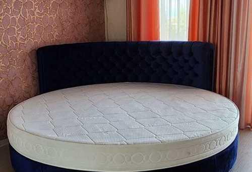 Кровать двухспальная с матрасом круглая