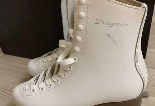 Фигурные коньки Botas