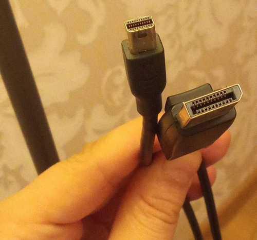 Кабель displayport- displayport