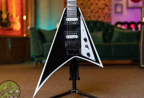 Jackson JS32 Rhoads Black White Bevels