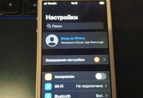 iPhone SE, 64 ГБ