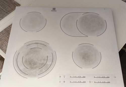 Варочная панель Electrolux электрическая