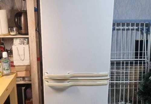 Холодильник Samsung RL28fbsw