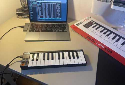 Akai LPK25 миди клавиатура