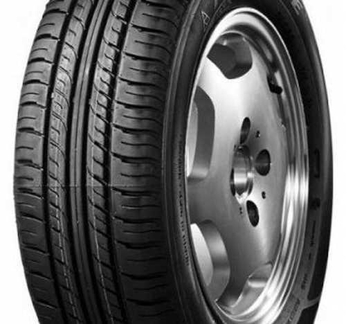 Triangle TR928 215/65 R15 100H