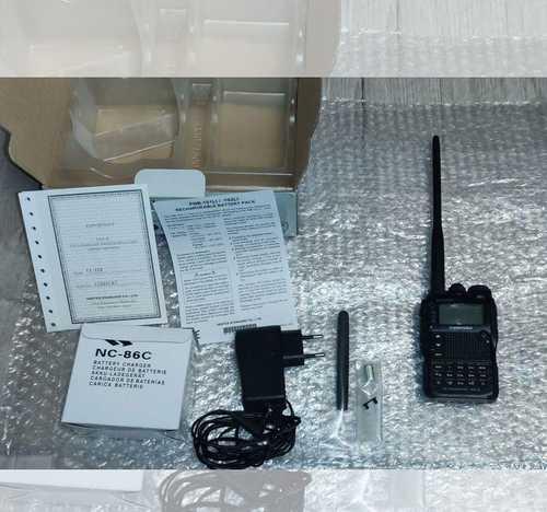 Рация Yaesu VX-8DR