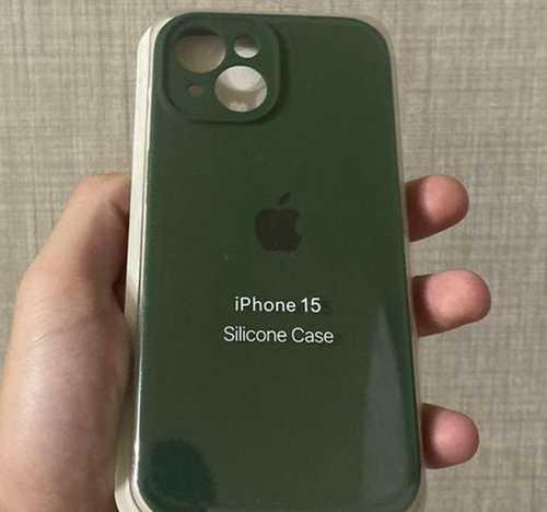 Чехол на iPhone 15 силиконовый зелёный