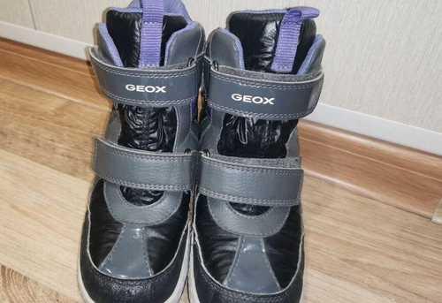 Зимние ботинки Geox. Размер 28