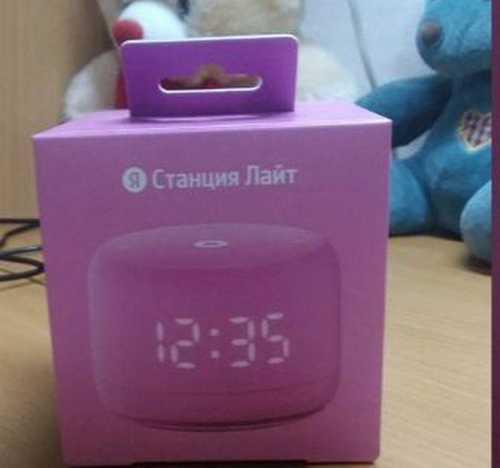 Колонка Алиса с часами