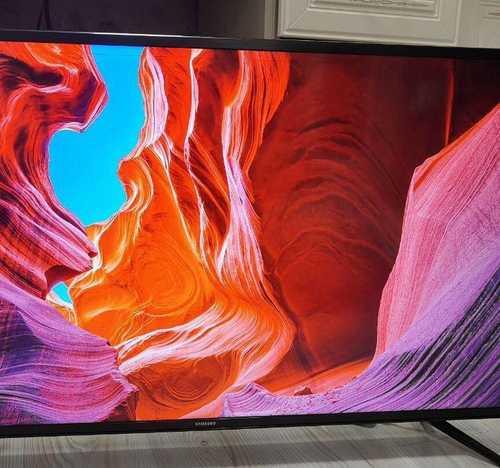 Яркий 4К 43" SMART TV Телевизор Samsung UE43JU6000