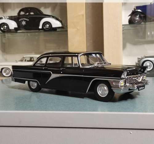 Чайка газ-13 /GAZ13 Seagull black 1/18 Triple 9